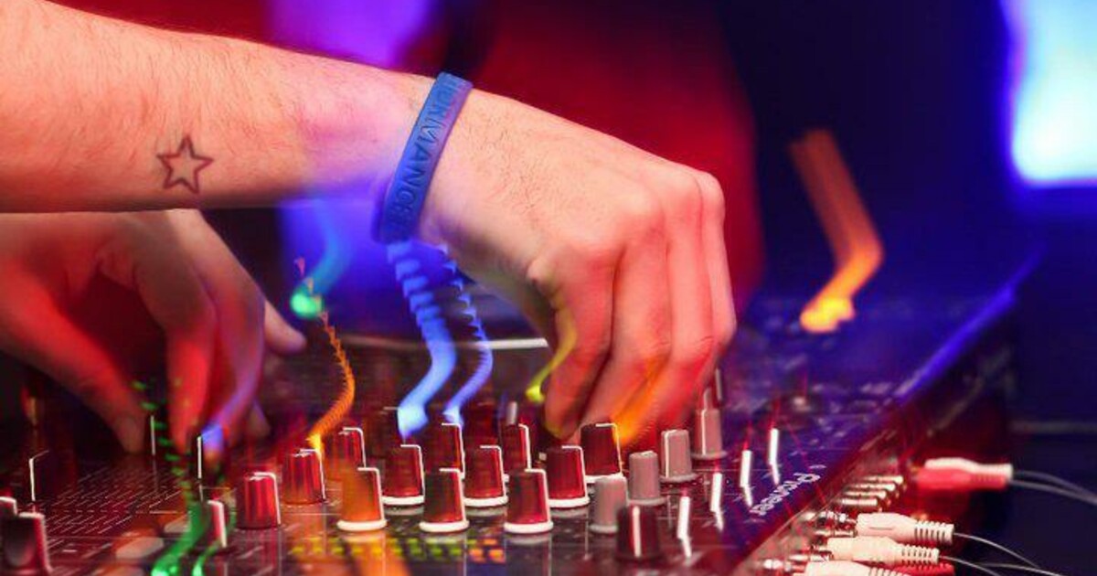 Resurrection vol. 4 - The Warehouse Festival Rave | LiFO