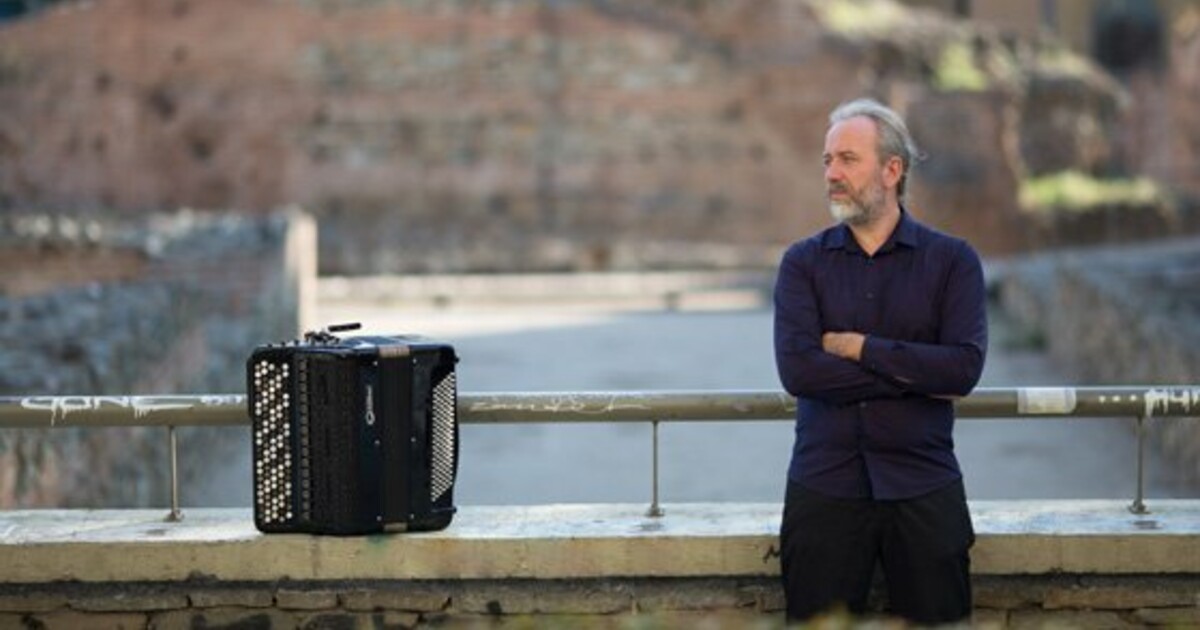 A-round Bach: πριν και μετά τις Παραλλαγές Goldberg Ρεσιτάλ ακορντεόν ...