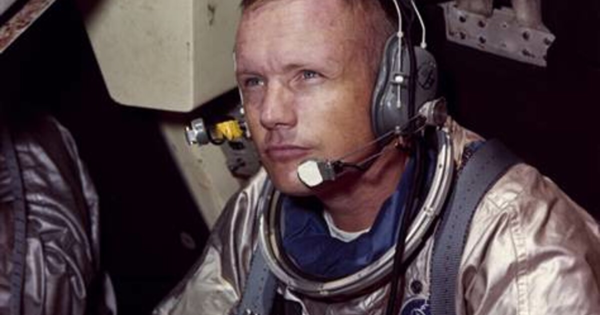 Πέθανε ο Neil Armstrong | LiFO