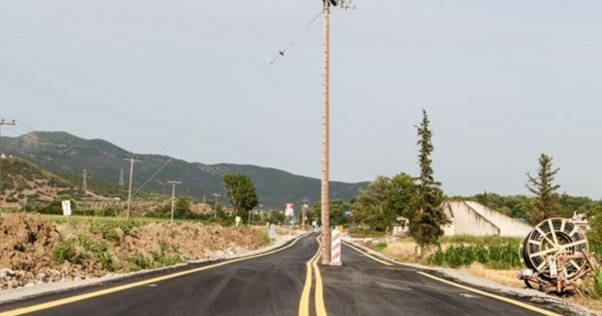 Τι κάνει αυτός ο στύλος στη μέση του δρόμου; | LiFO