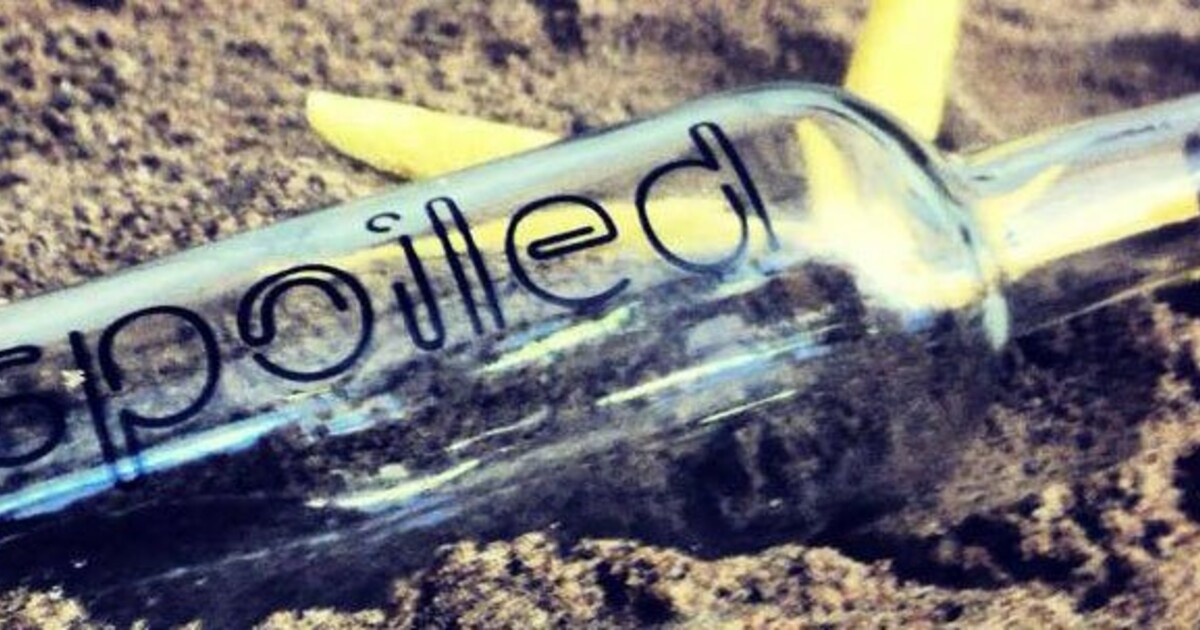 Το Spoiled Cocktail Bar φιλοξενεί το απόλυτο beach party των νοτίων ...