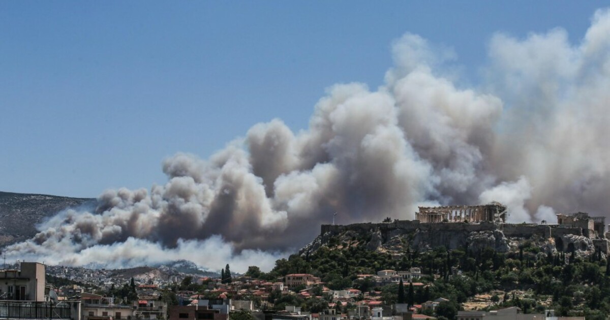 ΕΡΤ: Πληροφορίες ότι αγνοείται η τύχη ενός άνδρα μετά την πυρκαγιά στον ...