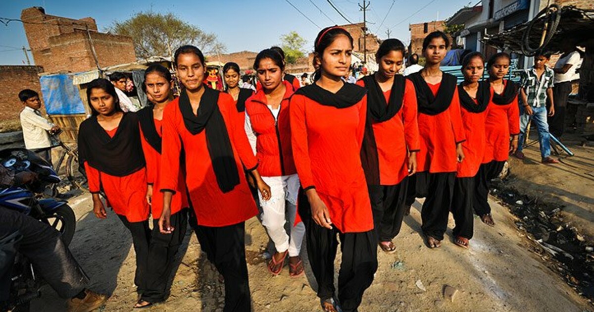 Red Brigade: Ο φόβος των Ινδών βιαστών είναι γυναίκες | LiFO