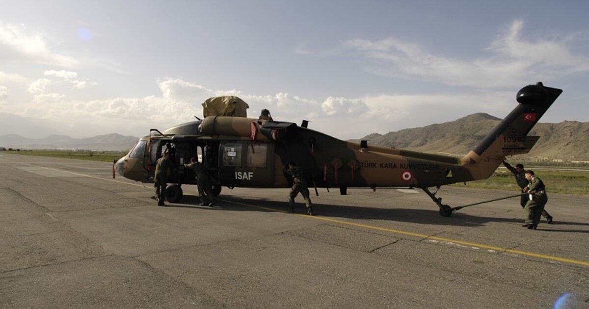 Ελικόπτερο με Τούρκους πραξικοπηματίες προσγειώθηκε στην Αλεξανδρούπολη ...