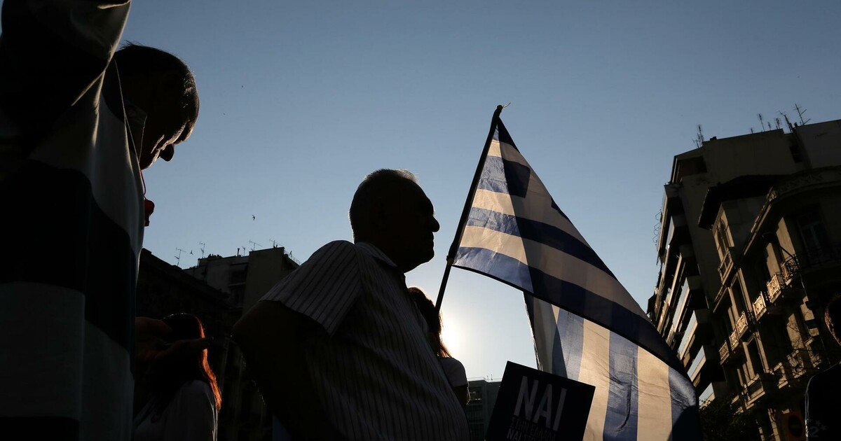 LIVE! ΣΤΗΝ ΤΕΛΙΚΗ ΕΥΘΕΙΑ | LiFO