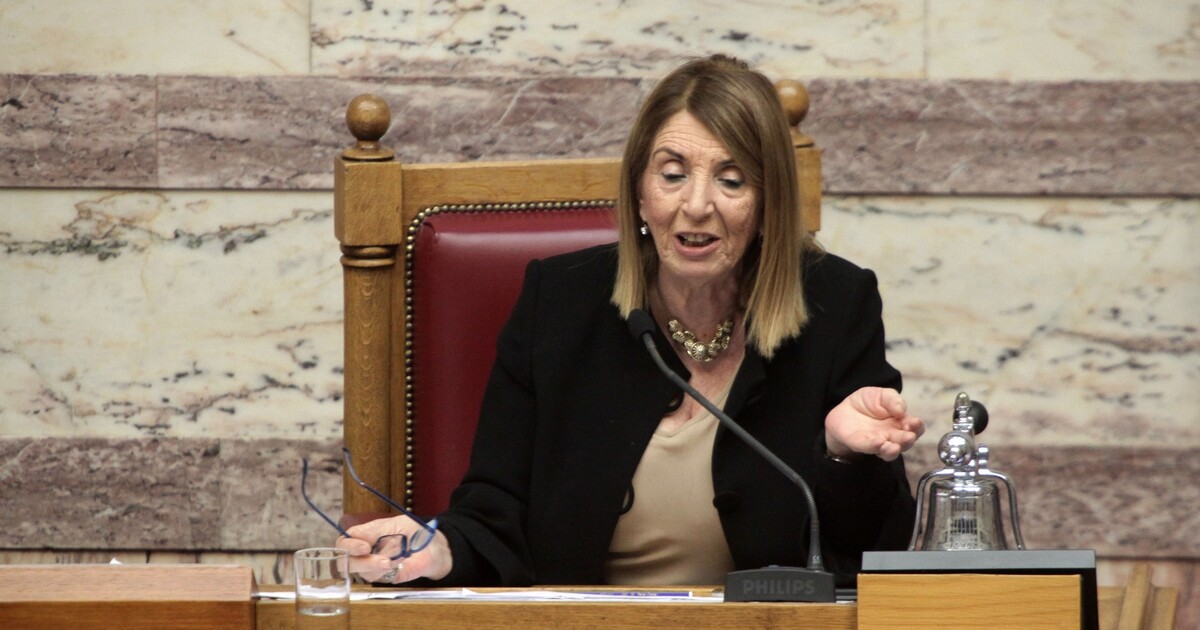 Αγριος καβγάς Χριστοδουλοπούλου - Παππά στη Βουλή | LiFO