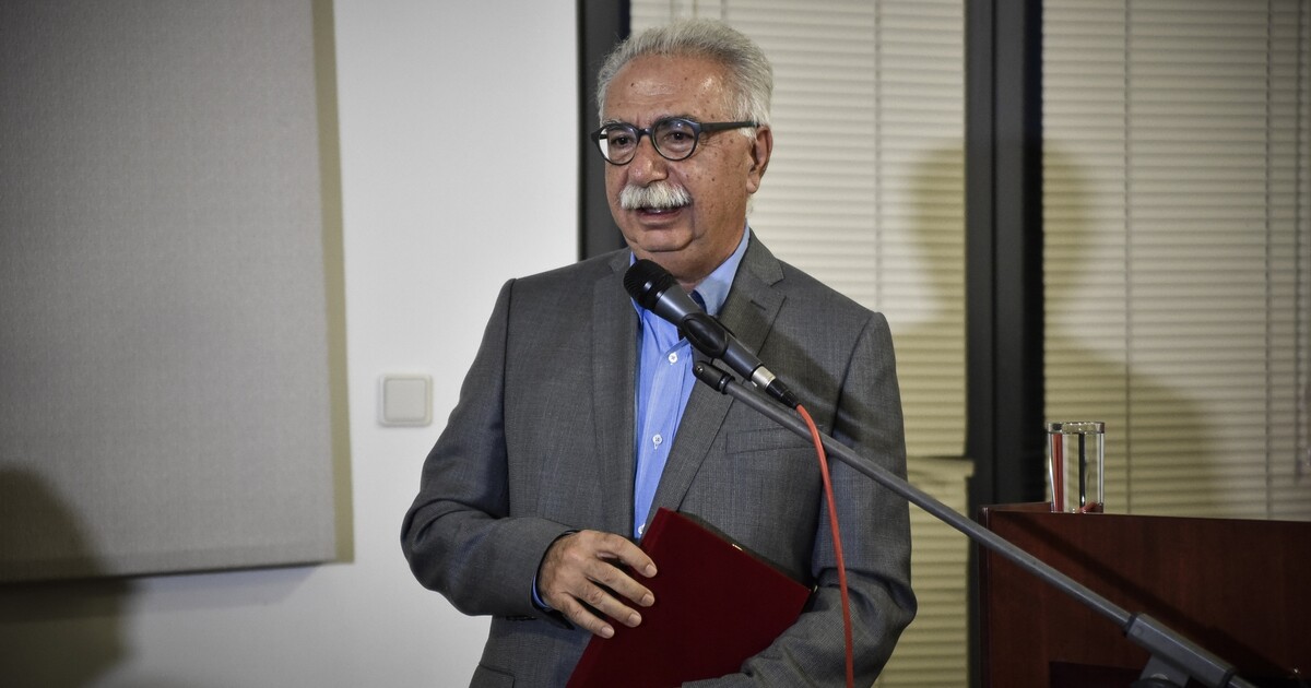 Πανελλήνια Ένωση Θεολόγων κατά Γαβρόγλου: Με πειθαρχικές απειλές δεν ...