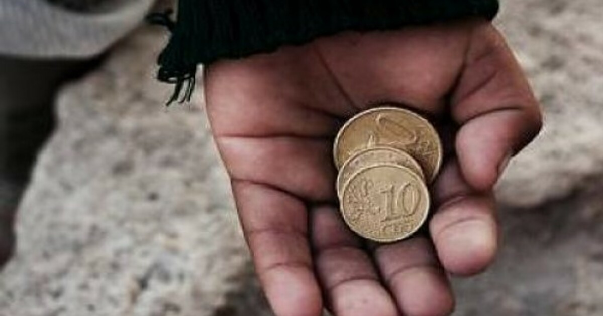 Συνελήφθη 40χρονη που εξωθούσε τα παιδιά της σε επαιτεία | LiFO