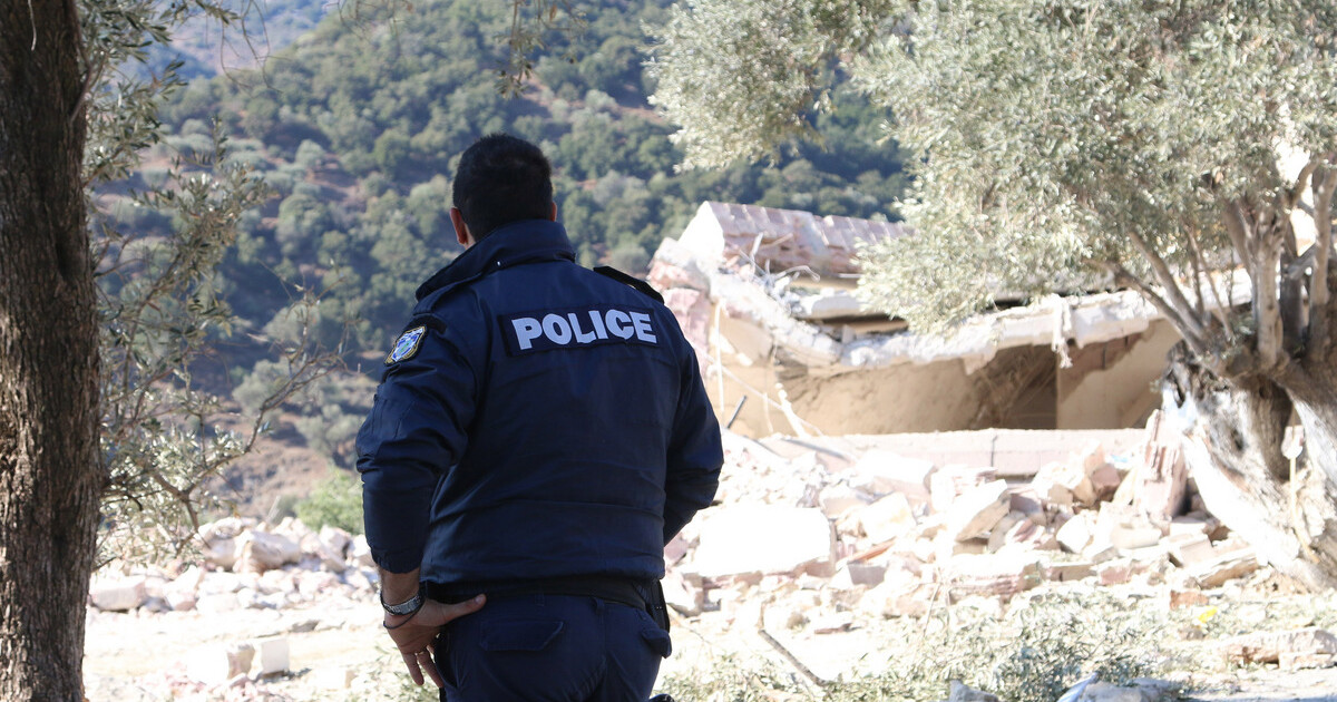 Μυτιλήνη: Νεαρός αστυνομικός αυτοπυροβολήθηκε στο πόδι | LiFO