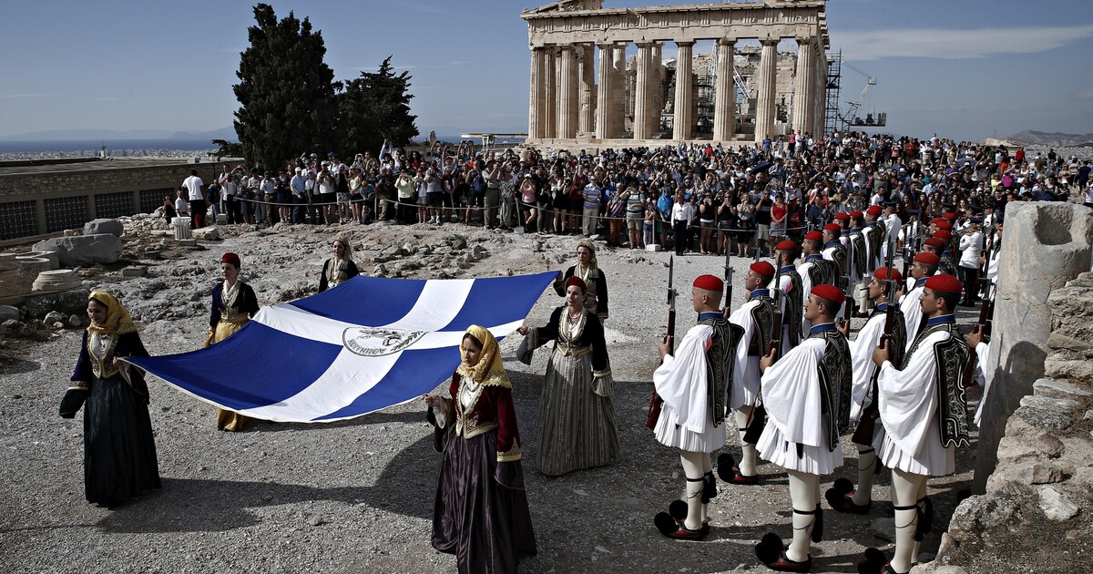 Η Αθήνα γιόρτασε την 72η επέτειο απελευθέρωσης από τους Ναζί | LiFO