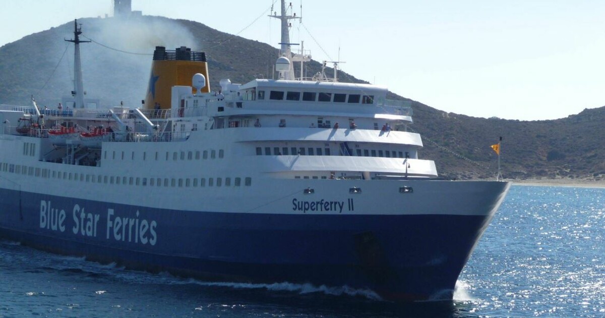Πρόσκρουση του επιβατηγού «Super Ferry II» στο λιμάνι της Άνδρου | LiFO