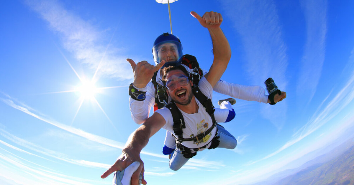 Skydive Athens στην Κωπαΐδα | LiFO