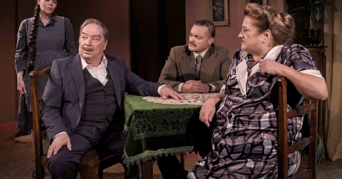 Η δεξιά, η αριστερά και ο κυρ-Παντελής | Θέατρο | LiFO