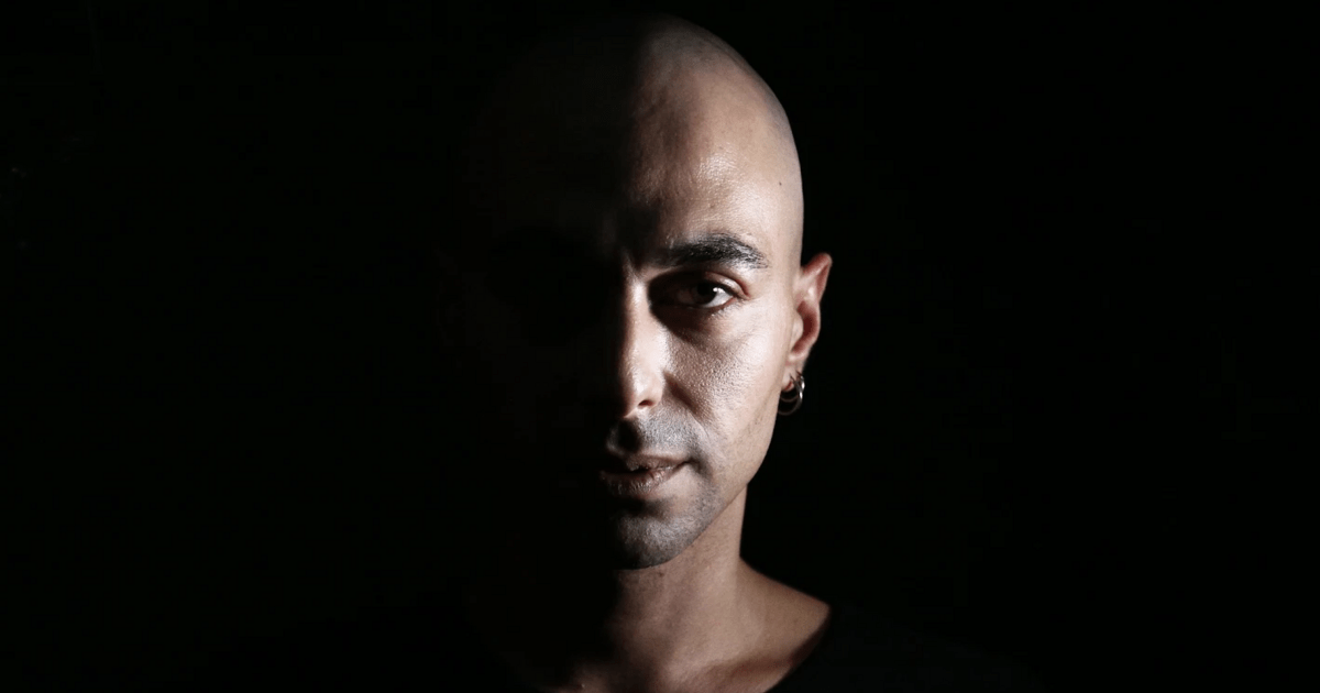 Μέσα στο ναρκοπέδιο, μου είπαν πως θα μάθω να χορεύω | Θέατρο | LiFO