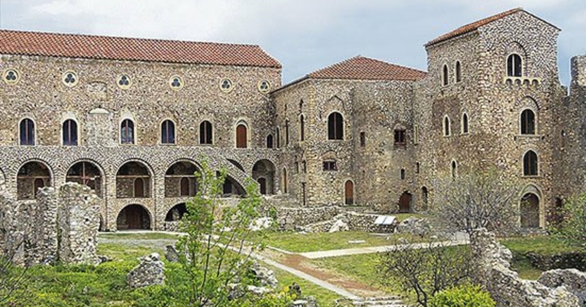 The Late Byzantine Palace of Mistras and its Restoration | LiFO