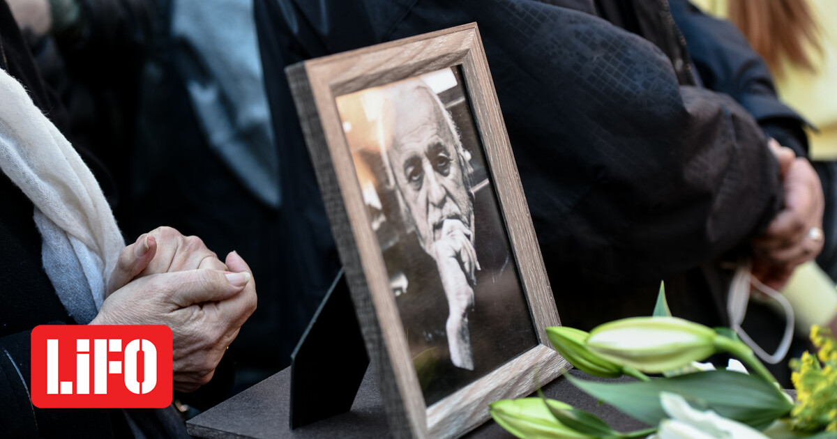 Νότης Μαυρουδής: Πλήθος κόσμου στην κηδεία του- Τον αποχαιρέτησαν με το ...