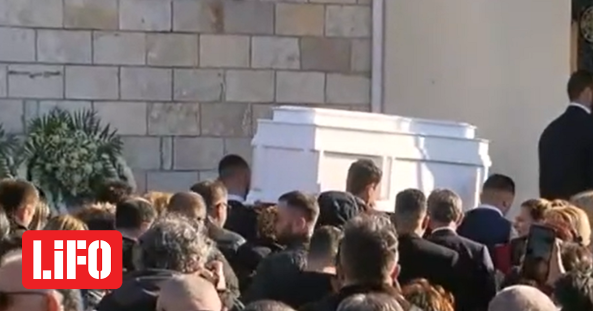 Μεσολόγγι: Σε κλίμα οδύνης η κηδεία του 31χρονου Μπάμπη | LiFO