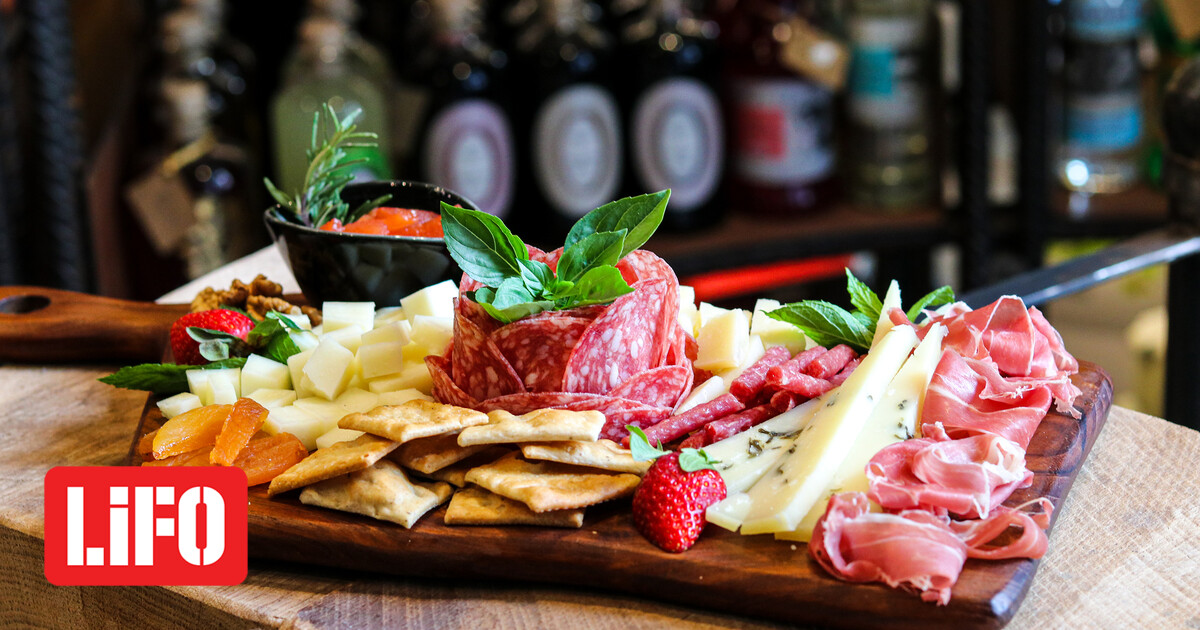 Cava Solera: Έστησε τραπεζάκια και προσφέρει μια οινική εμπειρία ...