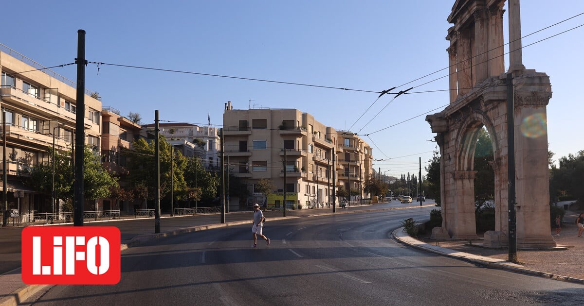 Η άδεια Αθήνα τον Δεκαπενταύγουστο μέσα από τον φωτογραφικό φακό | LiFO