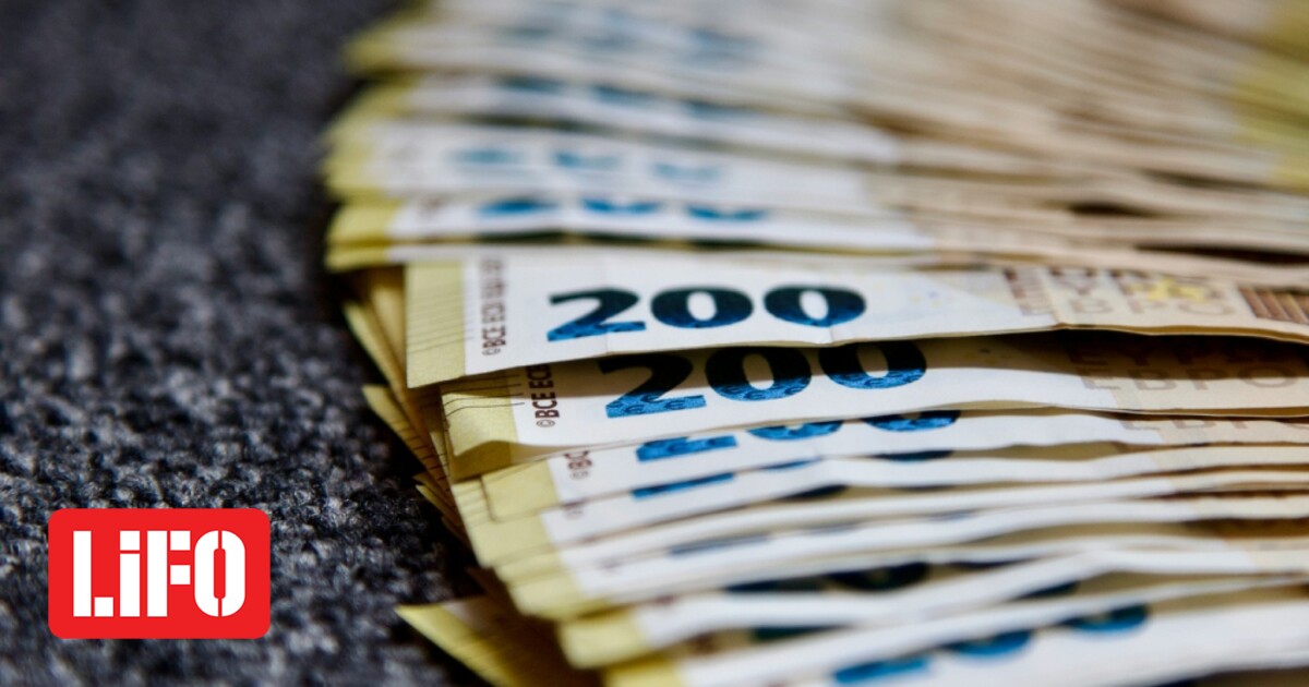 «Ο κατώτατος μισθός θα φτάσει τα 950 ευρώ μέχρι το 2027» λέει η Νίκη Κεραμέως | LiFO