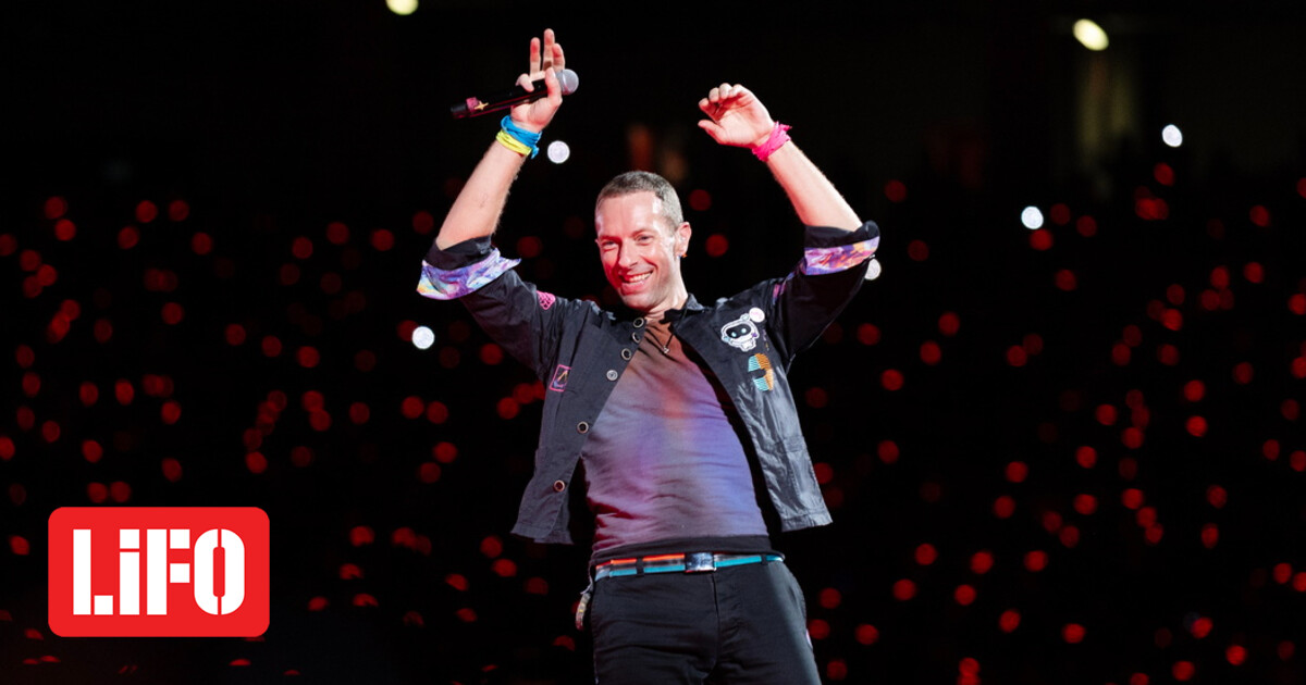 Coldplay: Ο Κρις Μάρτιν έδειξε πόσο απλό είναι να σέβεσαι τις αντωνυμίες των ΛΟΑΤΚΙ+ κατά τη ...