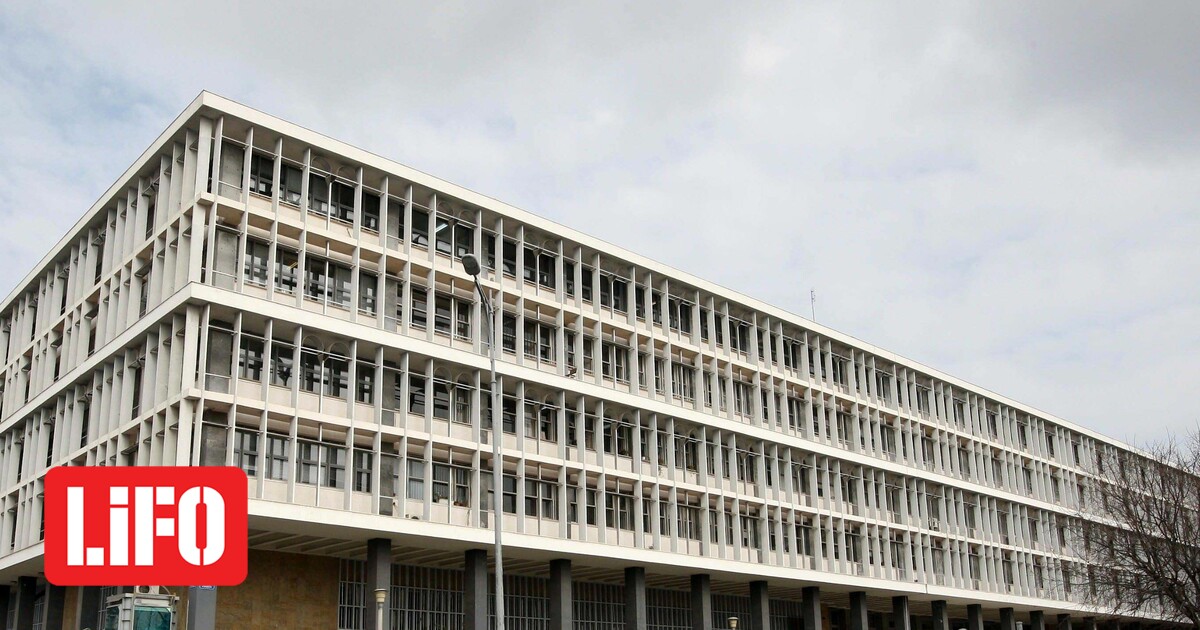 Θεσσαλονίκη: Γνωστός δικηγόρος μπήκε με όπλο μέσα στο δικαστικό μέγαρο ...