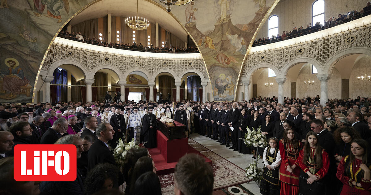 Κηδεύτηκε σε ειδική κρύπτη στον καθεδρικό των Τιράνων ο Αναστάσιος | LiFO