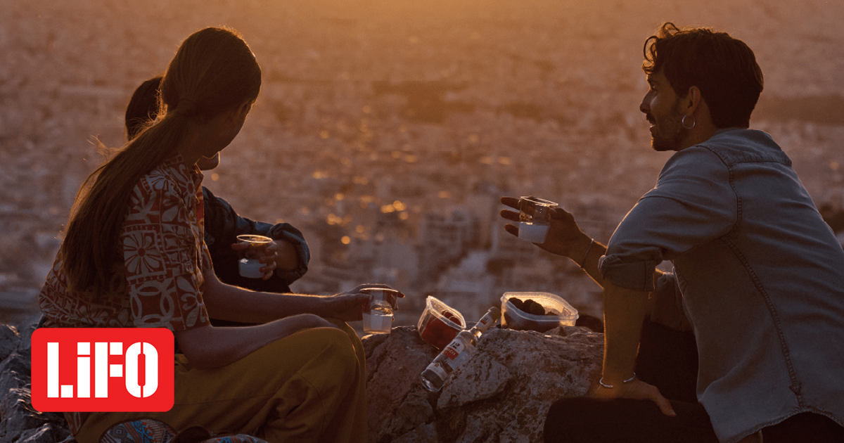 «Εδώ είσαι»: H νέα καμπάνια για το ΟΥΖΟ 12 μας προσκαλεί να ζήσουμε το «τώρα» | LiFO