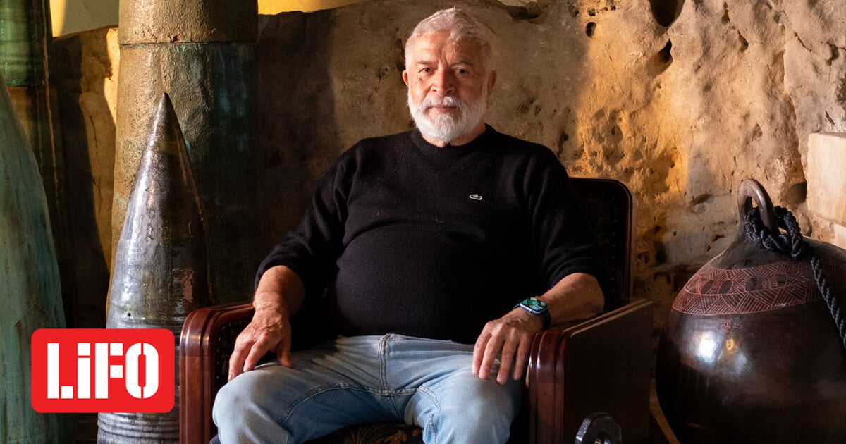 Ο Μανούσος Χαλκιαδάκης ζει και εργάζεται σε ένα ενετικό αρχοντικό του ...