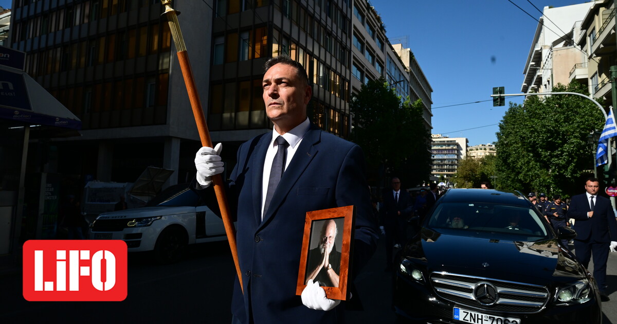 Τέσσερις σκέψεις για μια κηδεία | LiFO