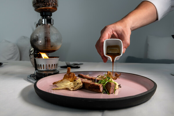 Santoro: Υψηλού επιπέδου μεσογειακή κουζίνα στο πιο προνομιακό μπαλκόνι ...