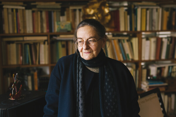 Έλση Σαράτση της «Λέσχης του Δίσκου»: Η γυναίκα που άλλαξε τον τρόπο ...