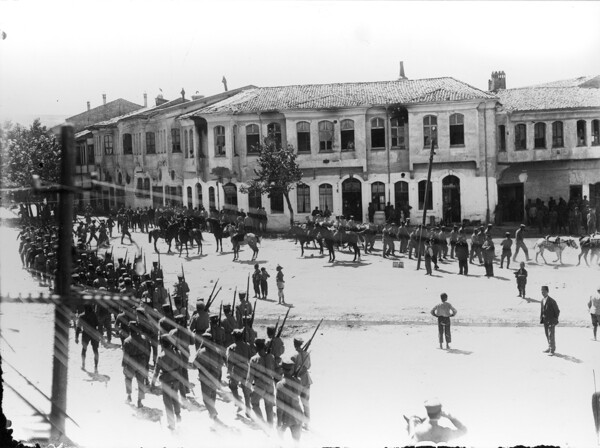 Σπάνιες εικόνες υψηλής ανάλυσης από την Μικρασιατική εκστρατεία του ...