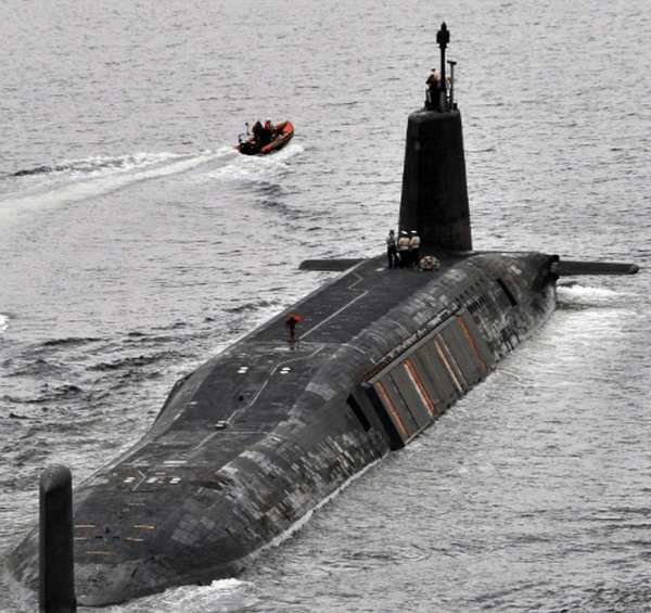 Βρετανία: Βρέθηκε «ελάττωμα» σε ένα πυρηνικό υποβρύχιο | LiFO