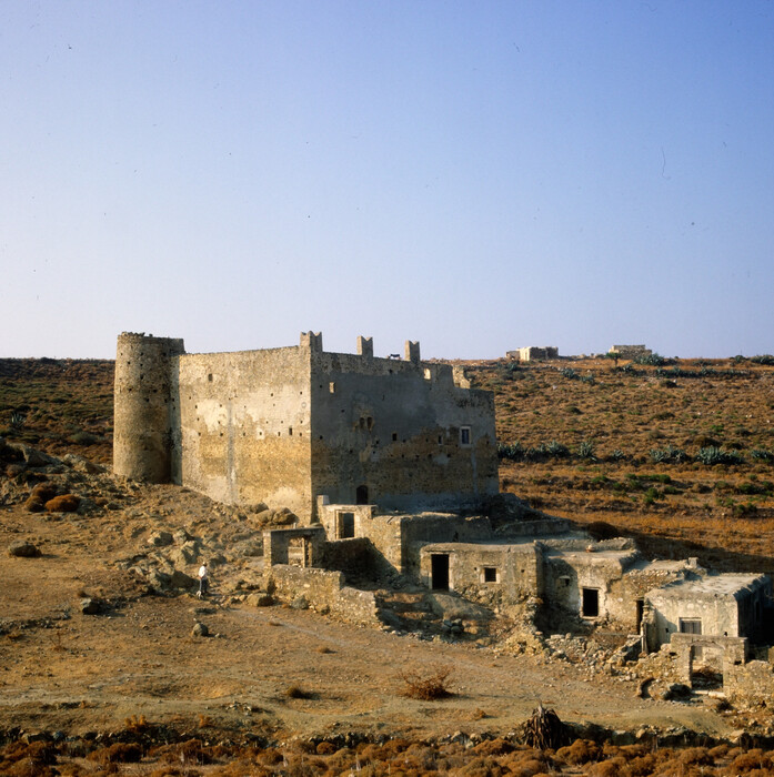 Η Νάξος, ήσυχη και ανεπιτήδευτη, σε 24 παλιές φωτογραφίες | LiFO