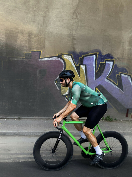 Cream Fixed: Η ποδηλατική κοινότητα που σαρώνει τους δρόμους της Αθήνας ...