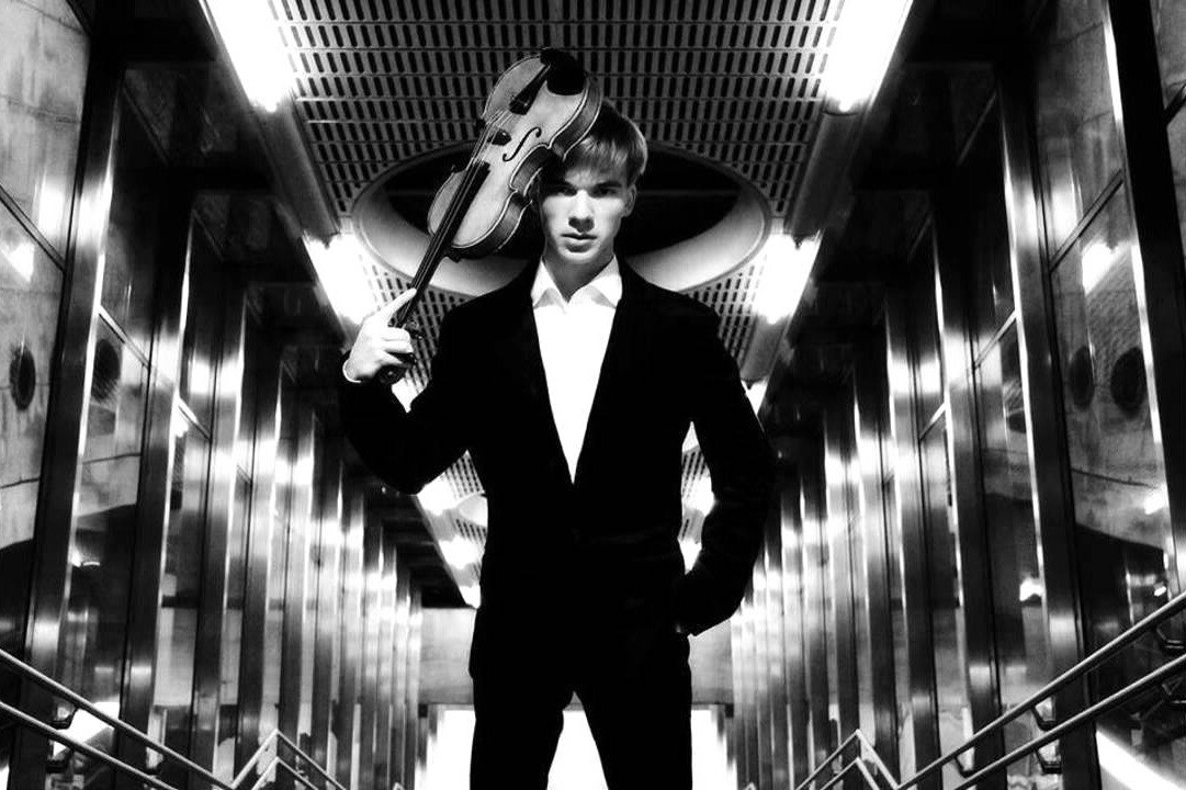 Friday Nights with Yury Revich / International Tour I | LiFO