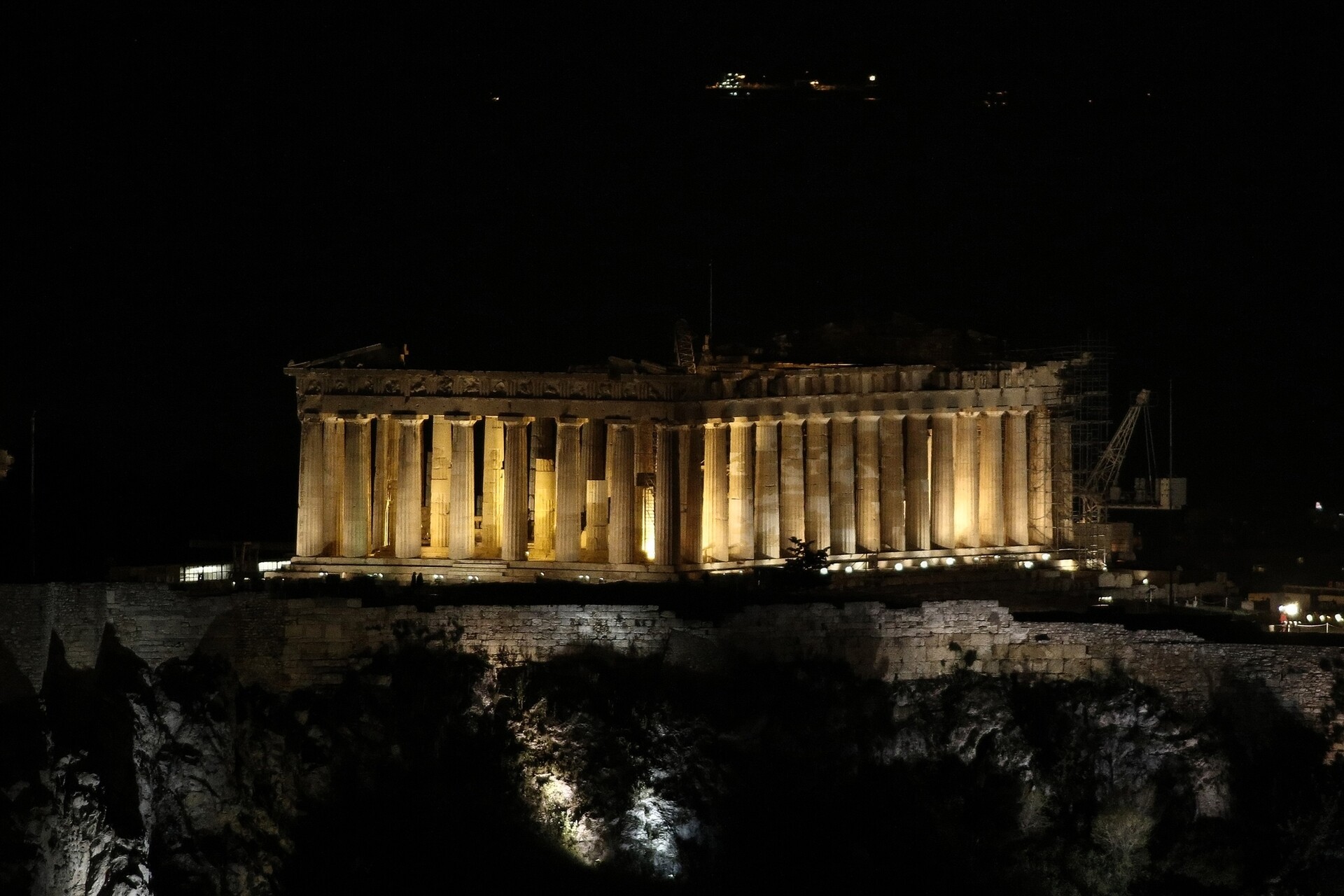 Η «Ωρα της Γης» στην Αθήνα και μεγάλες πόλεις του κόσμου | LiFO