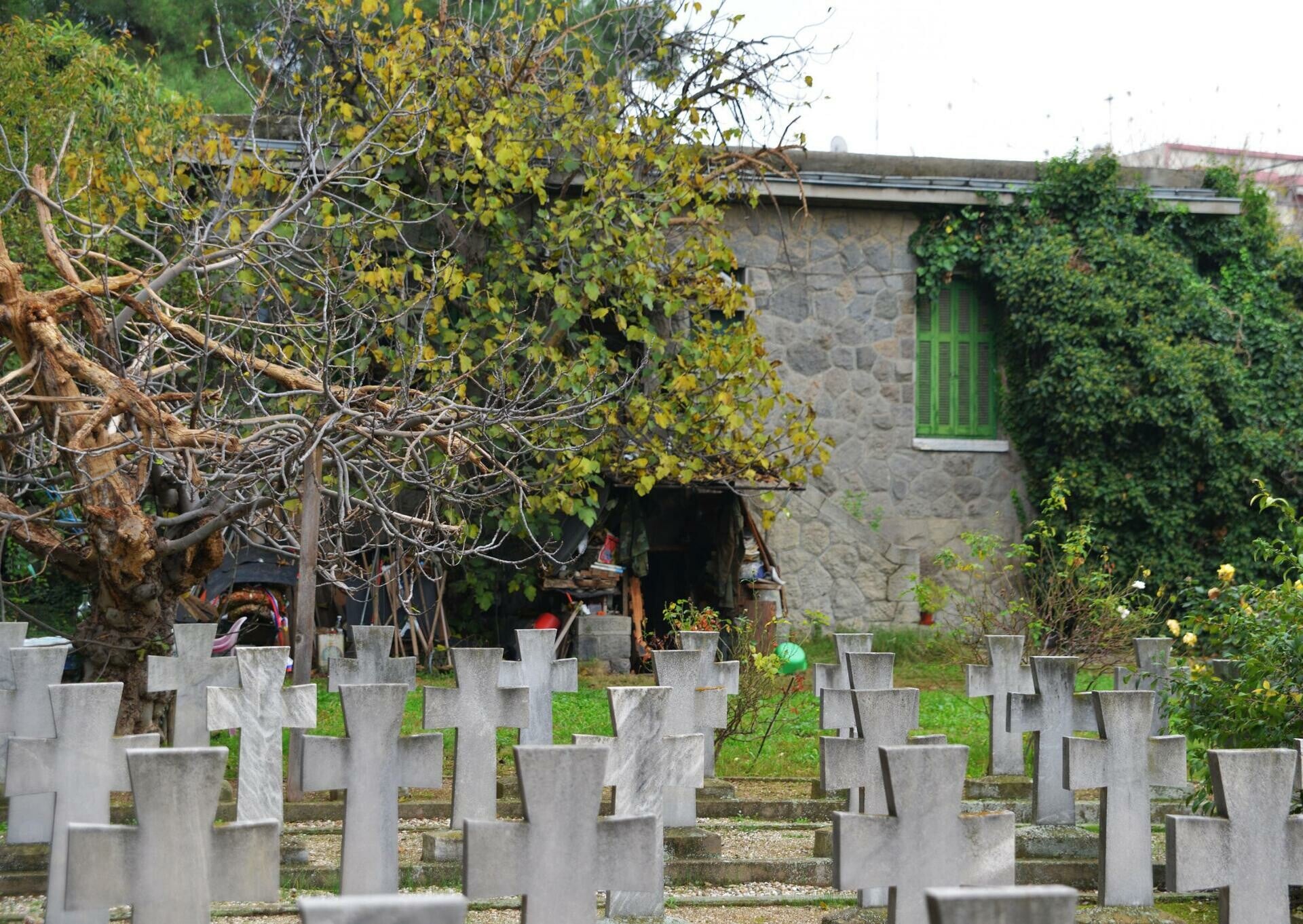Ο Τελευταίος Φύλακας της ελληνικής Νεκρόπολης | LiFO