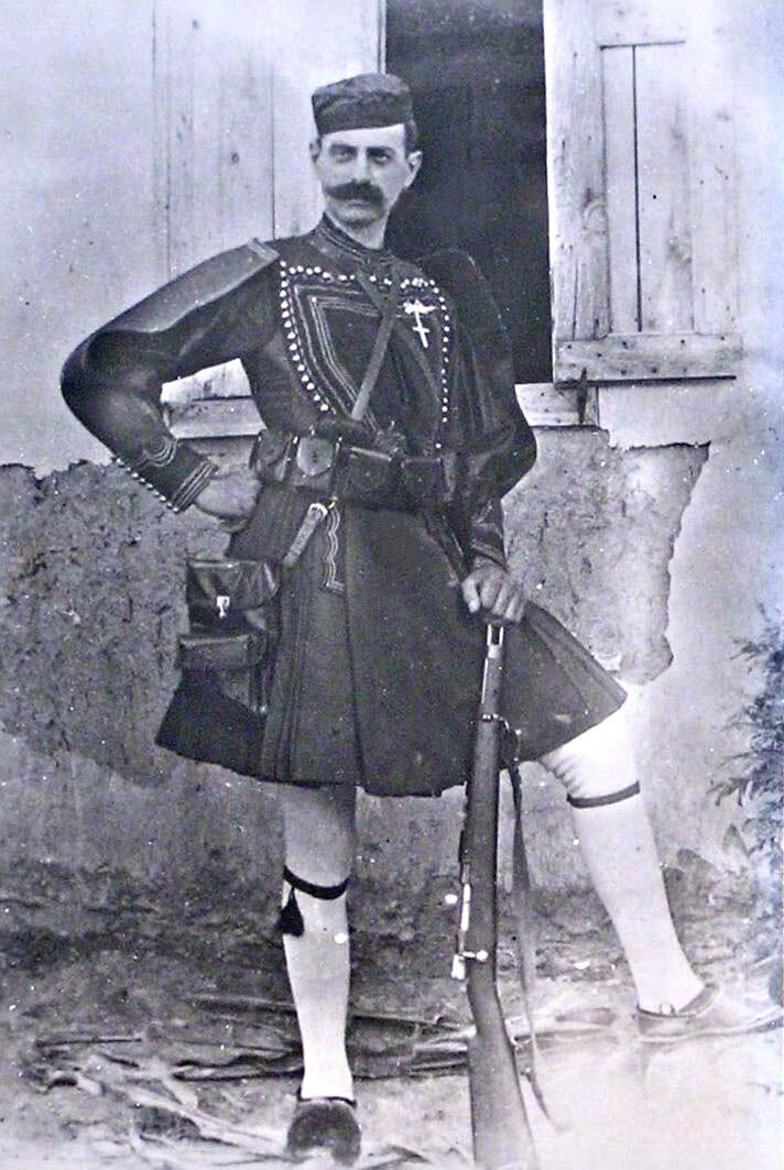 Μια βόλτα στην ιστορική Κηφισιά (σε μέρη που συνήθως προσπερνάμε χωρίς ...