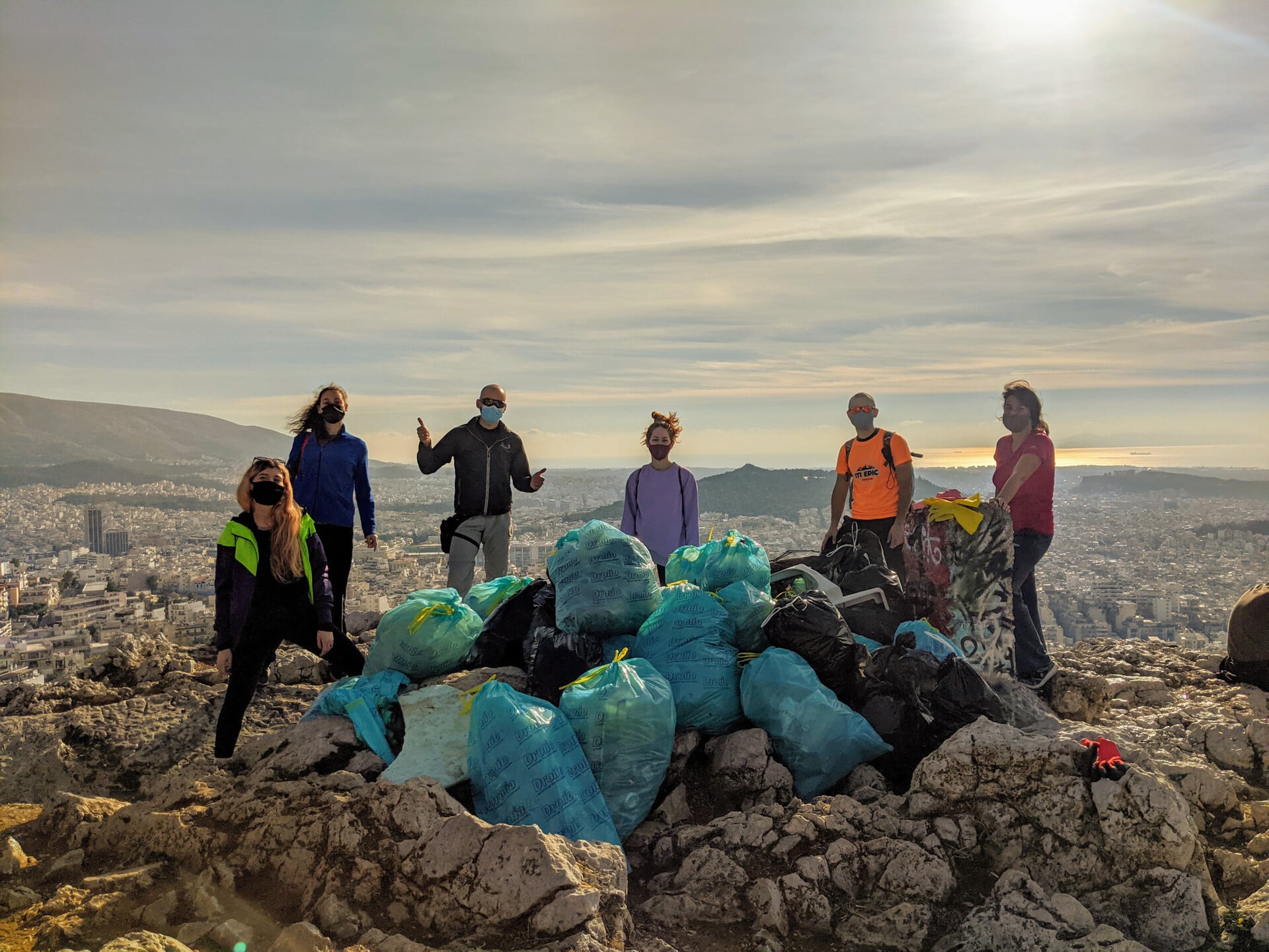 Οι Save Your Hood «σώζουν» τις γειτονιές της πόλης απ’ τα σκουπίδια | LiFO