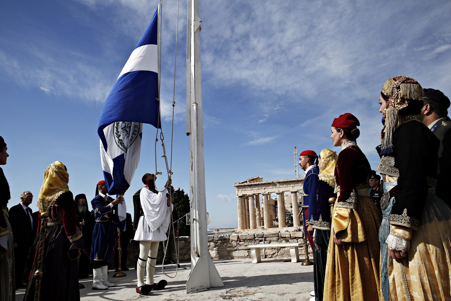 Η Αθήνα γιόρτασε την 72η επέτειο απελευθέρωσης από τους Ναζί | LiFO