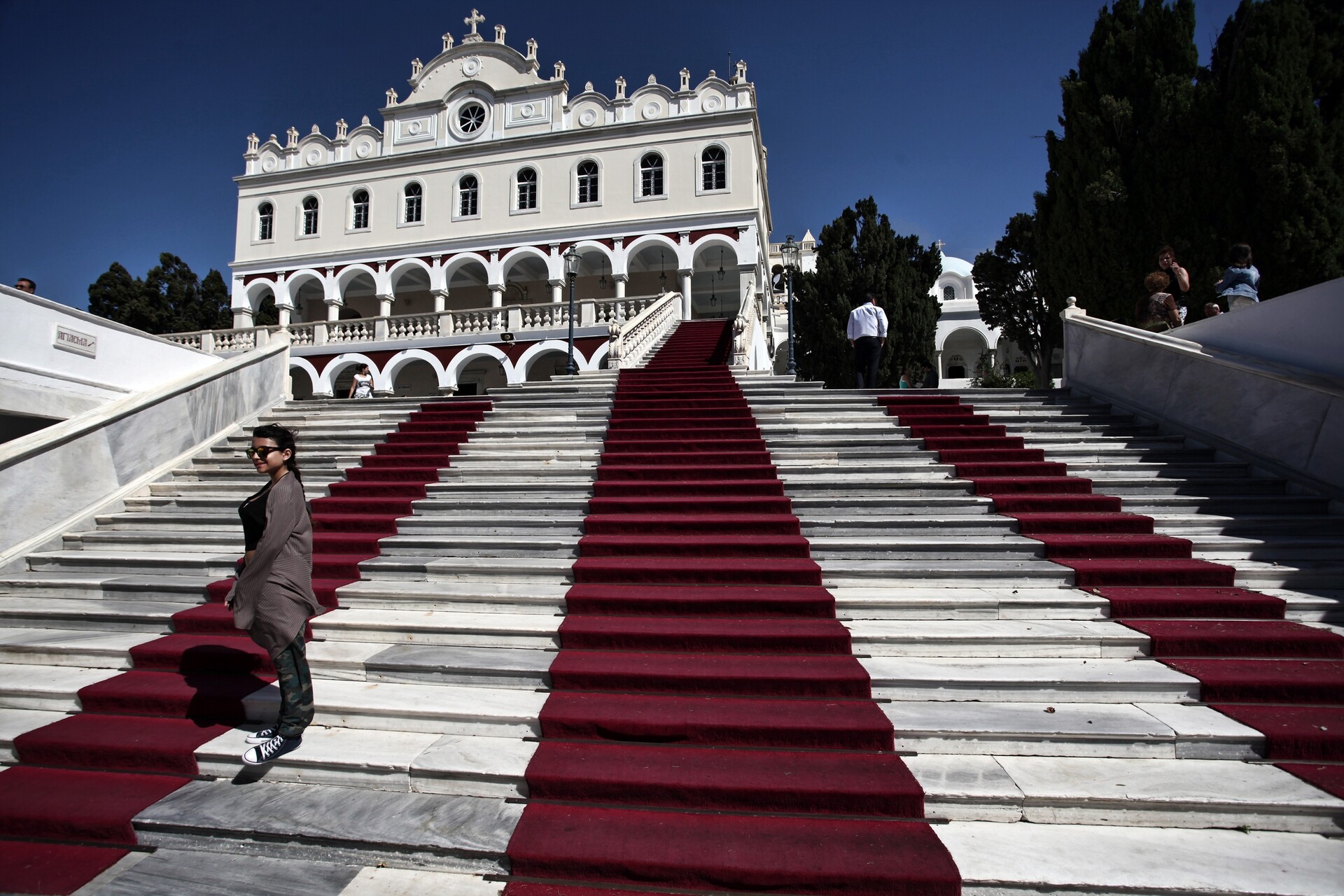 Τήνος: Μεγάλη η χάρη της | LiFO