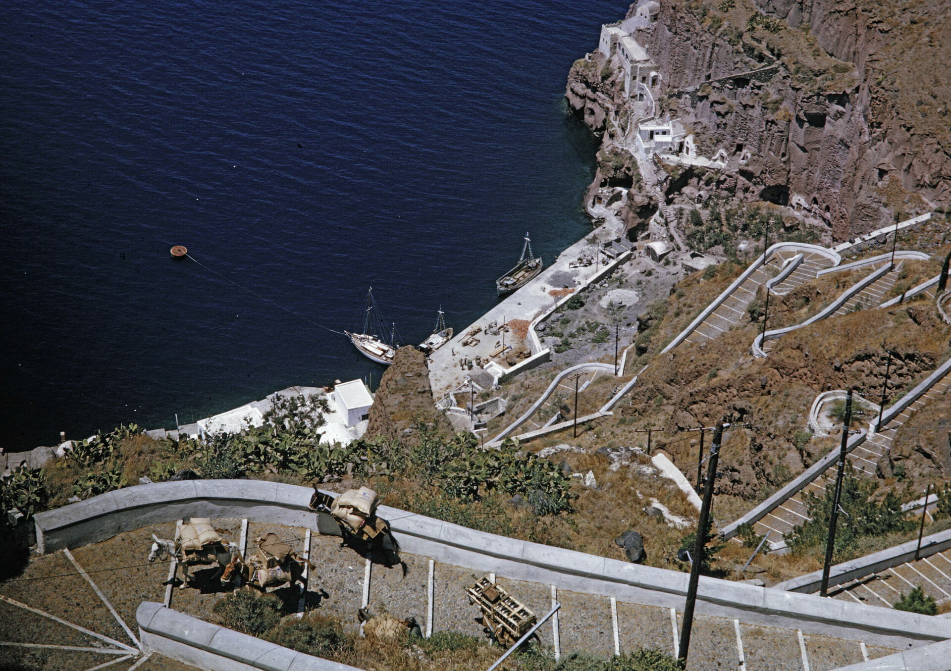 5 σπάνιες φωτογραφίες από τη Σαντορίνη του 1960 | LiFO