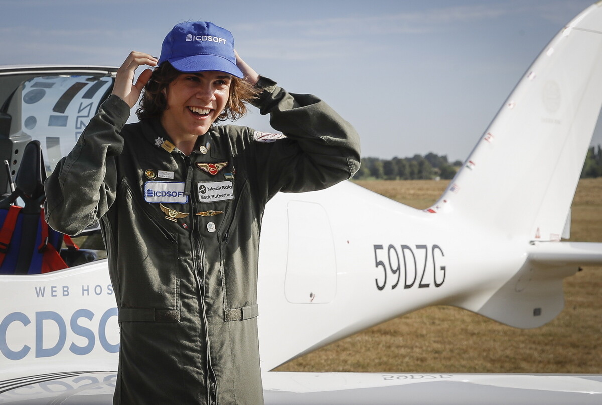 O 17χρονος Mack Rutherford έγινε ο νεότερος άνθρωπος που έκανε τον γύρο ...