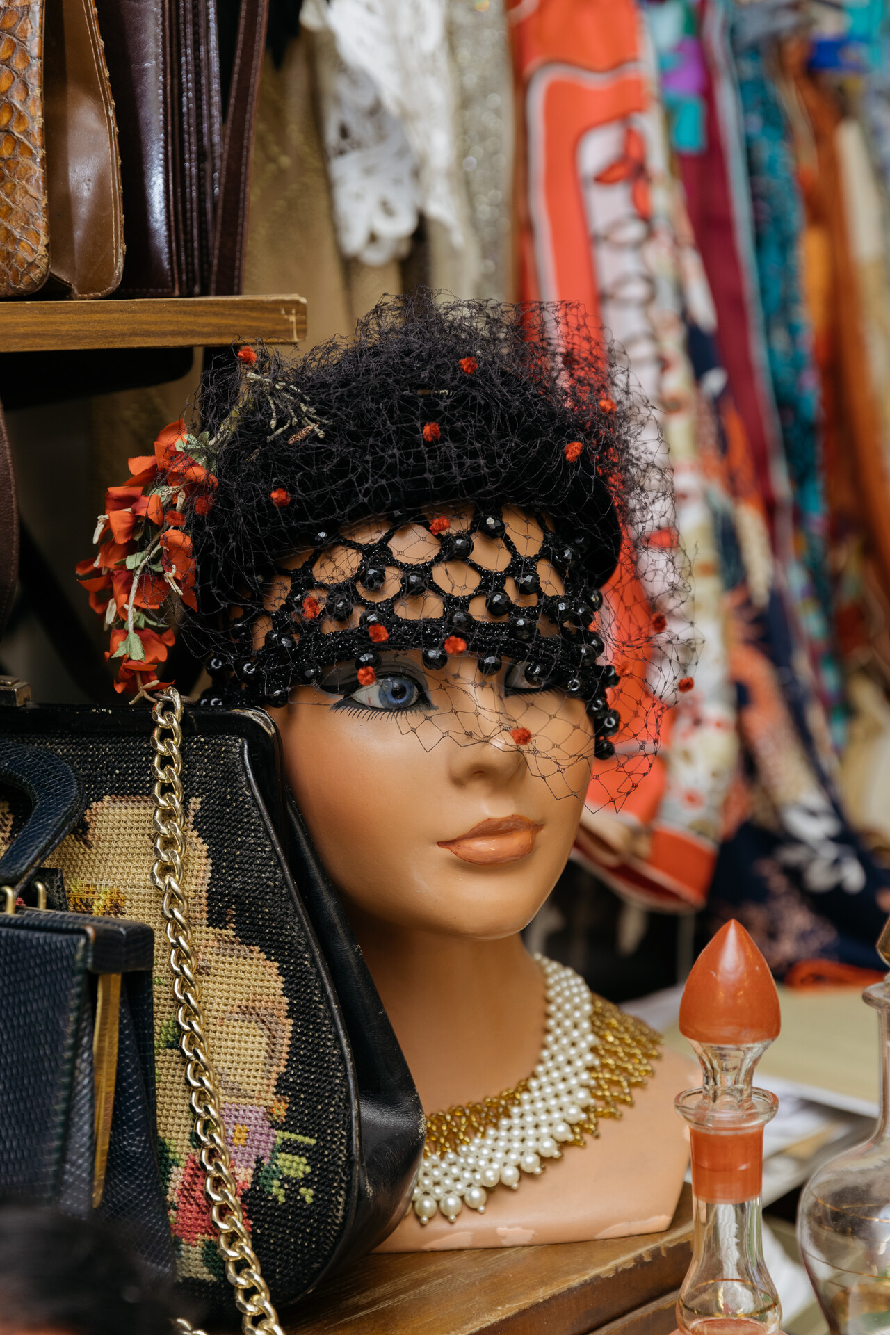 Troc: Μέσα στο πρώτο βιντατζάδικο της Αθήνας | LiFO