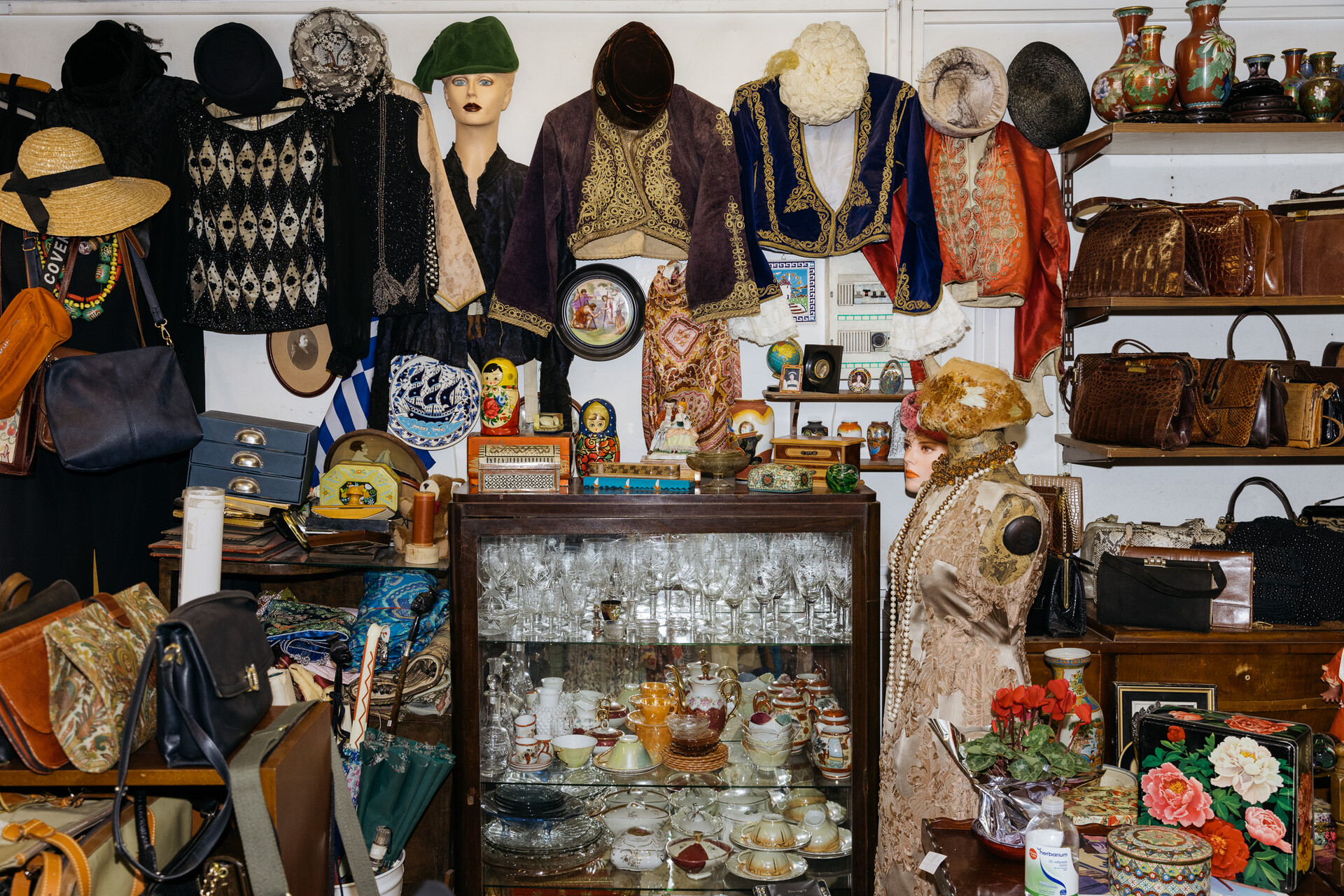 Troc: Μέσα στο πρώτο βιντατζάδικο της Αθήνας | LiFO