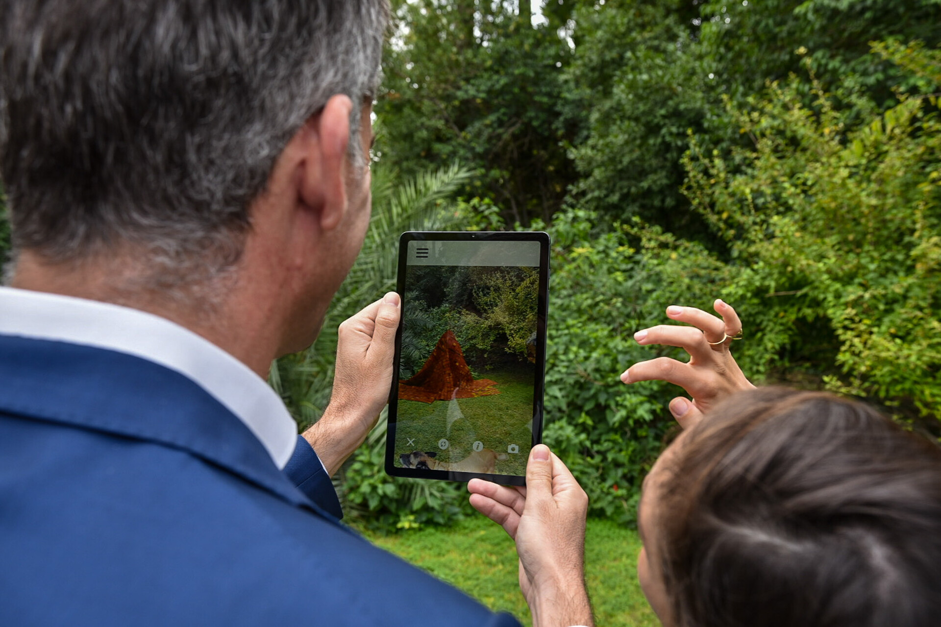 Από σήμερα ο Εθνικός Κήπος είναι γεμάτος με αόρατα έργα τέχνης | LiFO