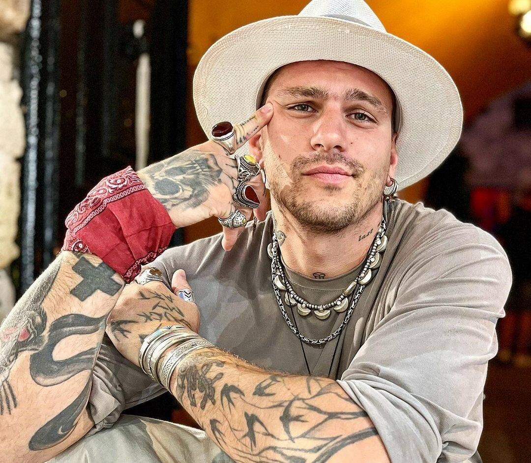 Στηβ Μιλάτος: Παραπέμπεται σε δίκη για βιασμό ο πρώην παίκτης ριάλιτι ...