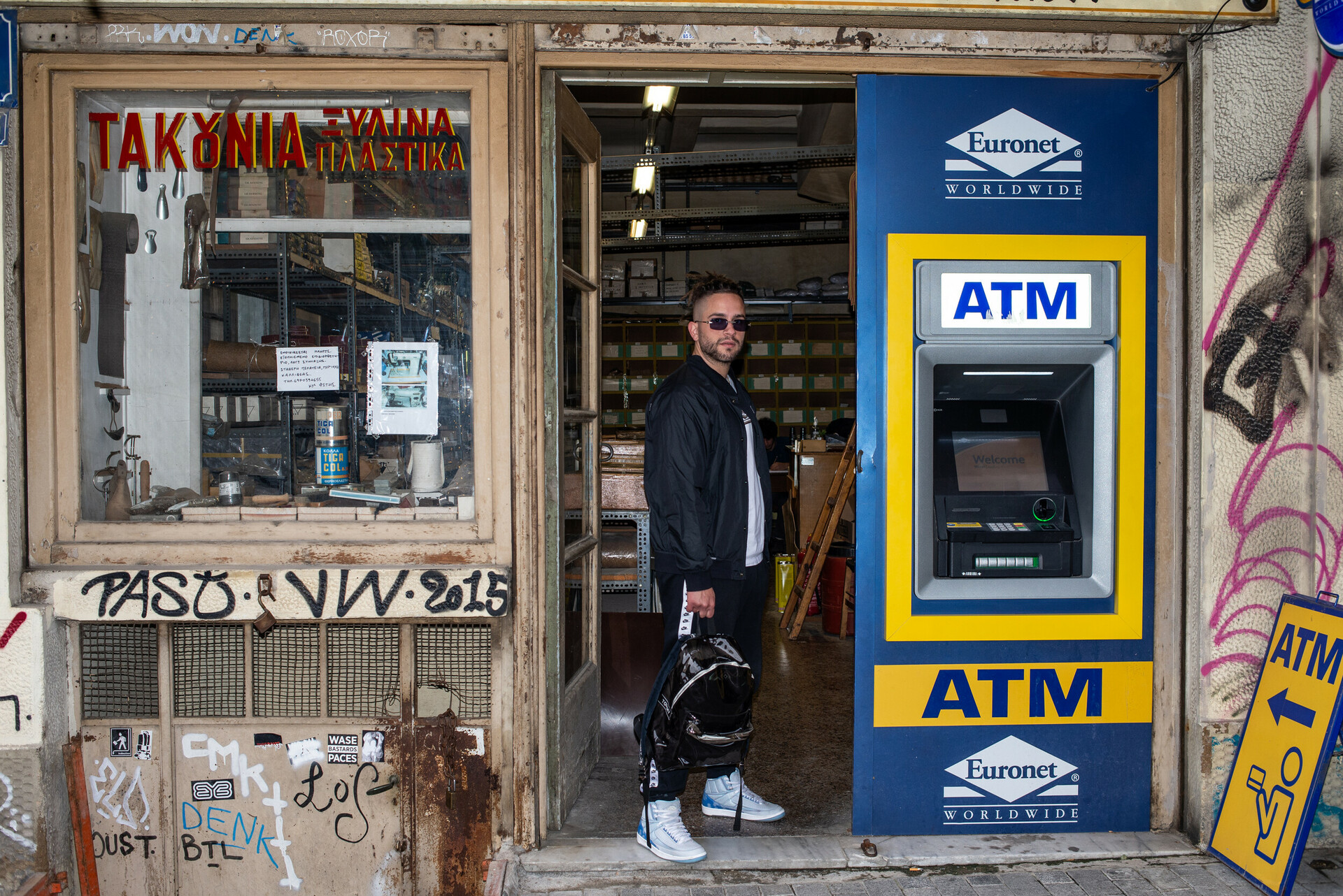 iLLEOo: «Το τραπ έχει γίνει το νέο λαϊκό» | LiFO